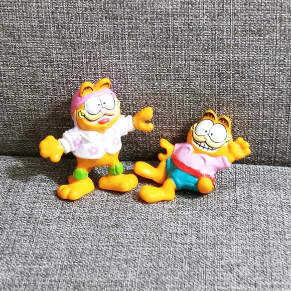 Garfield & Marks | Toys | Vintage Garfield Pvc Figures Set Of 2 Dancing ...